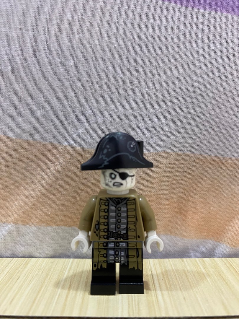 Lego Pirates of the Caribbean Ieutenant Lesaro, Hobbies & Toys, Toys ...