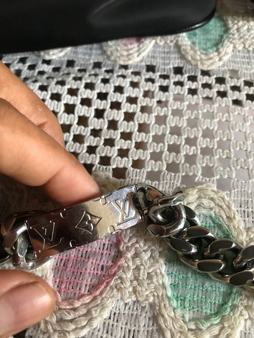 Lv monogram chain silver, Barang Mewah, Aksesoris di Carousell