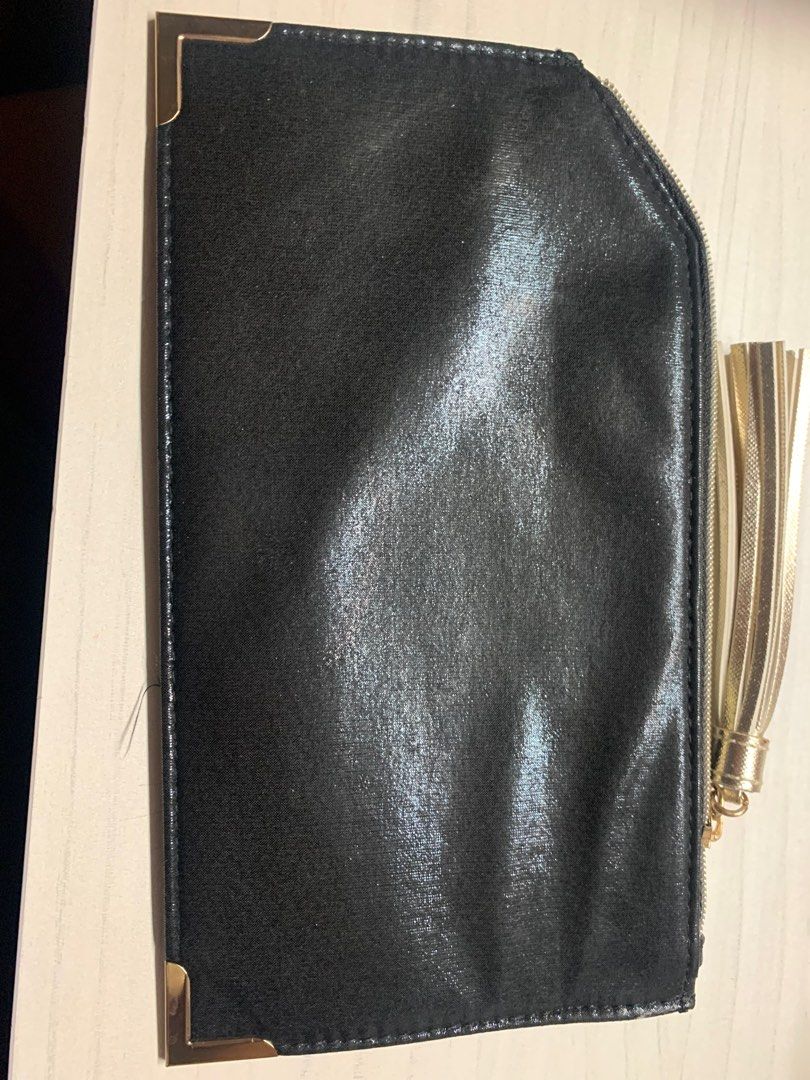 Mary Kay pouch, Women's Fashion, Bags & Wallets, Purses & Pouches on ...