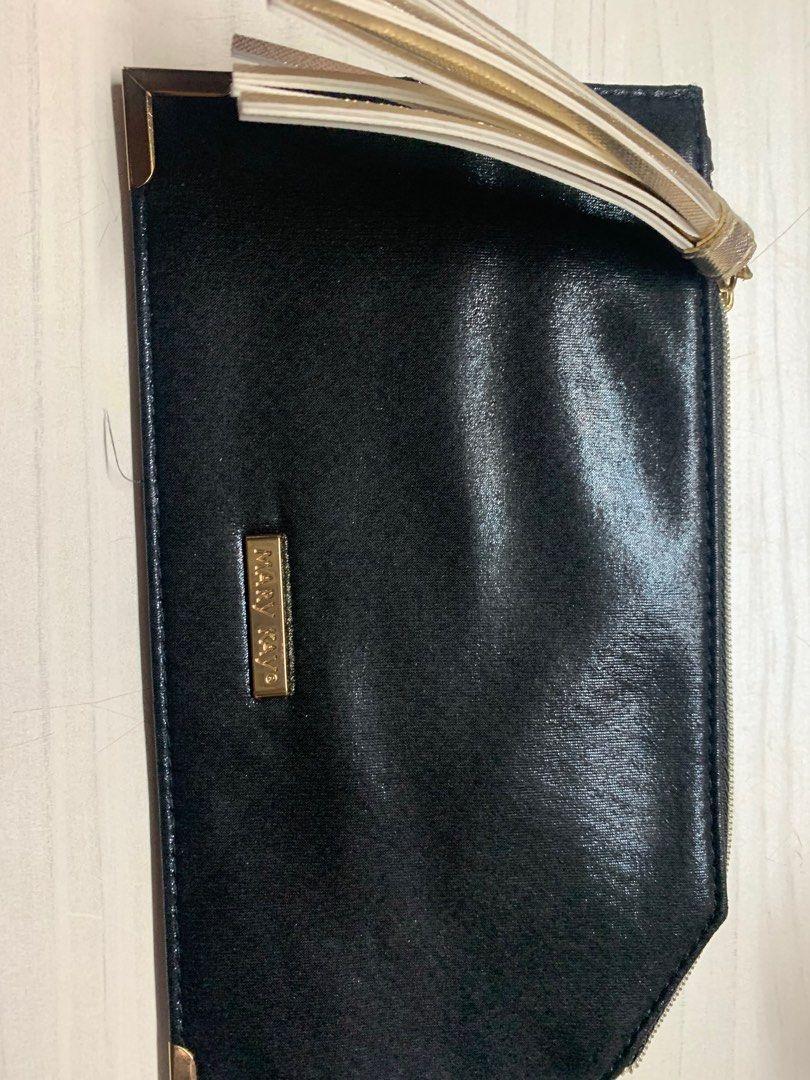 Mary Kay pouch, Women's Fashion, Bags & Wallets, Purses & Pouches on ...