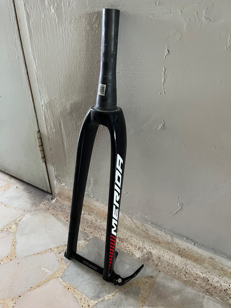 Merida carbon fork, Sports Equipment, Bicycles & Parts, Parts ...