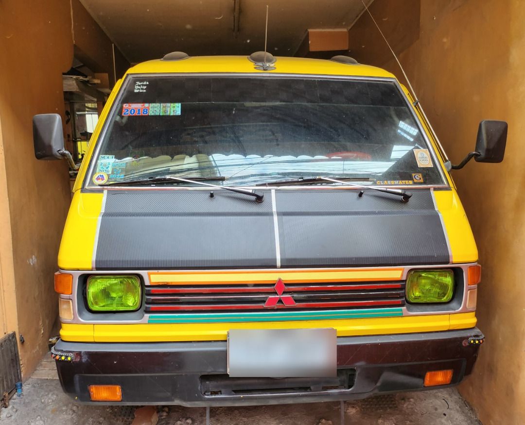 Mitsubishi L300 Versa Van L300 Versa Van Manual on Carousell