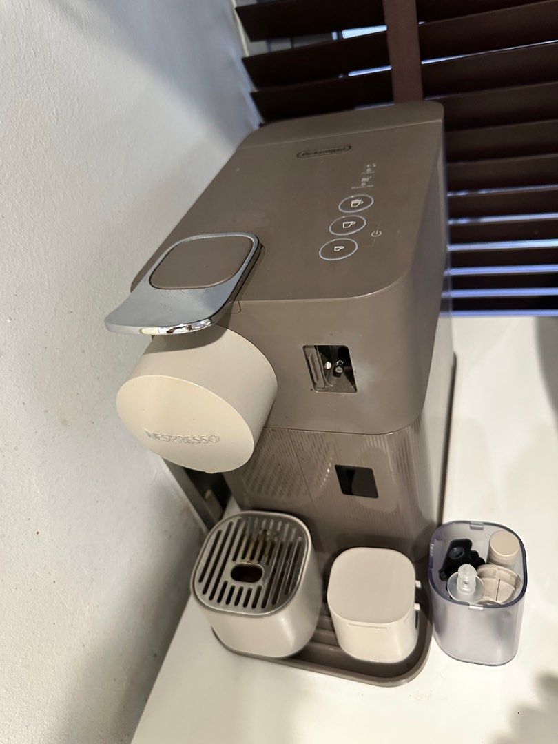 Nespresso lattissima one by delonghi, TV & Home Appliances, Kitchen ...