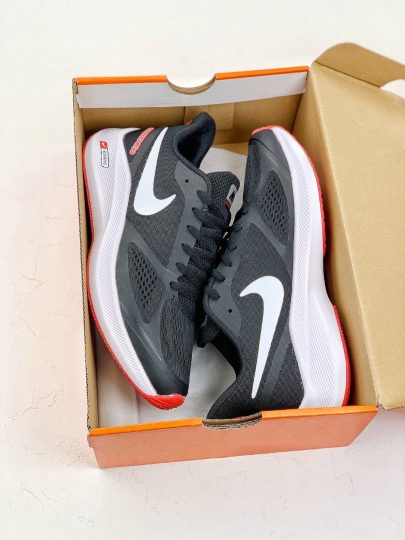 Nike Air Zoom STRUCTURE 7X, 男裝, 鞋, 波鞋 - Carousell