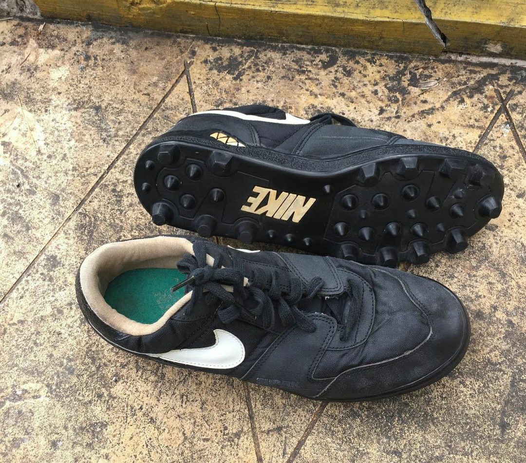 NIKE SHARK VINTAGE 80S, Fesyen Pria, Sepatu , Sneakers di Carousell