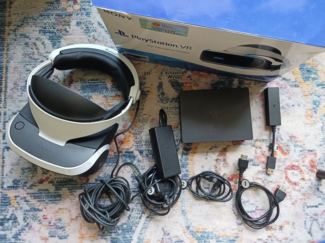 difference between ps4 camera v1 and v2