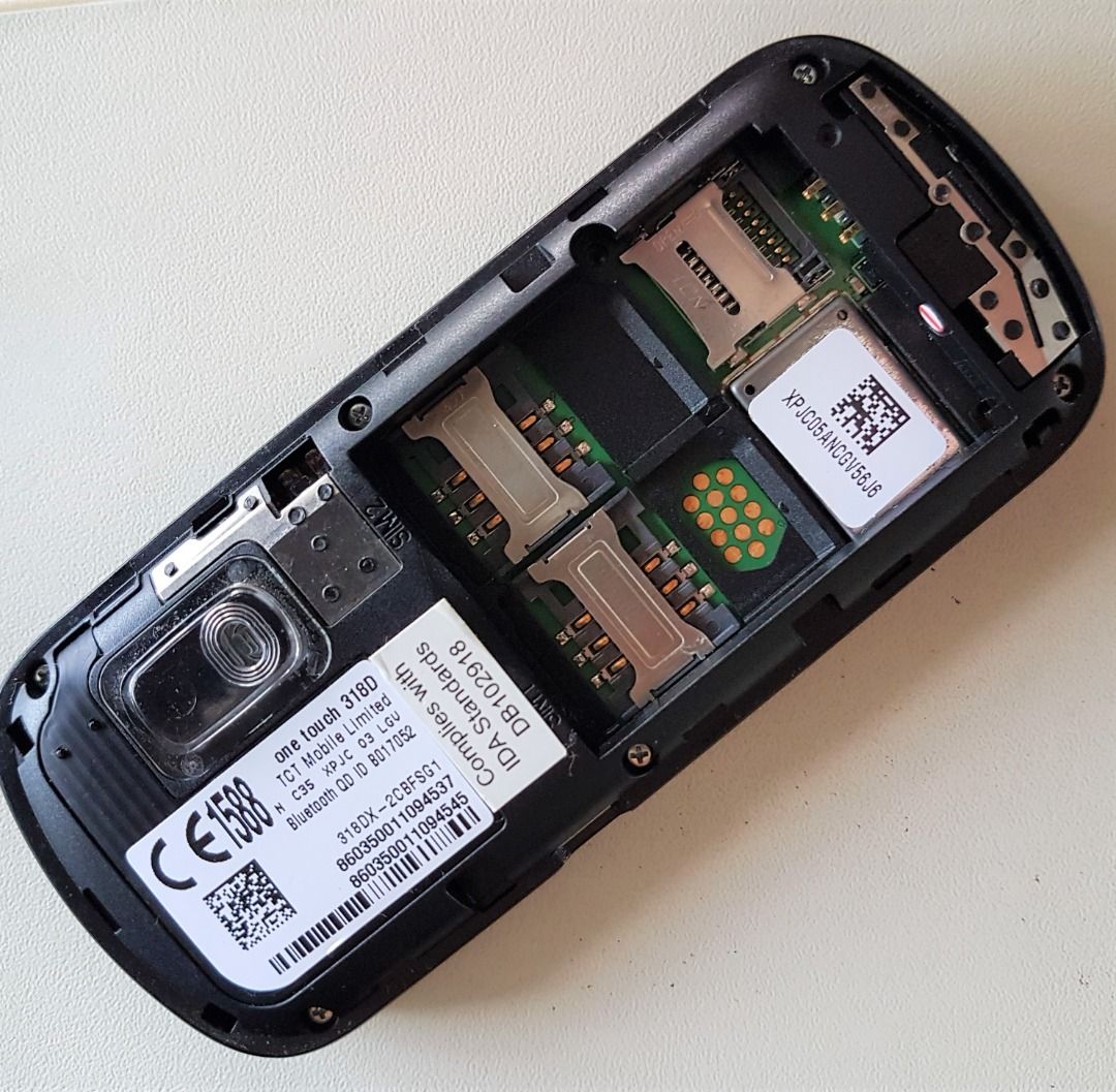 Rare Collectibles, 6 Retro Mobile Phones, Nokia, Samsung, Siemens, Sony ...