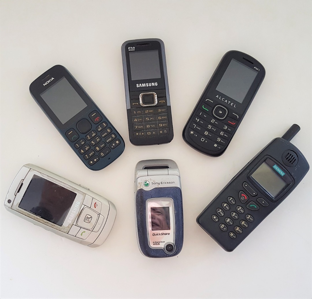 Rare Collectibles 6 Retro Mobile Phones Nokia Samsung Siemens Sony