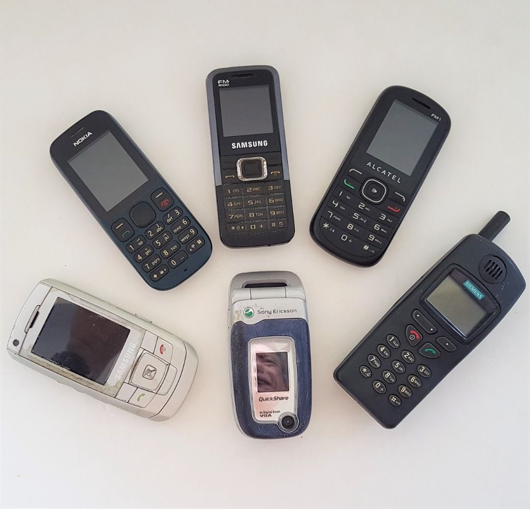 Rare Collectibles, 6 Retro Mobile Phones, Nokia, Samsung, Siemens, Sony ...