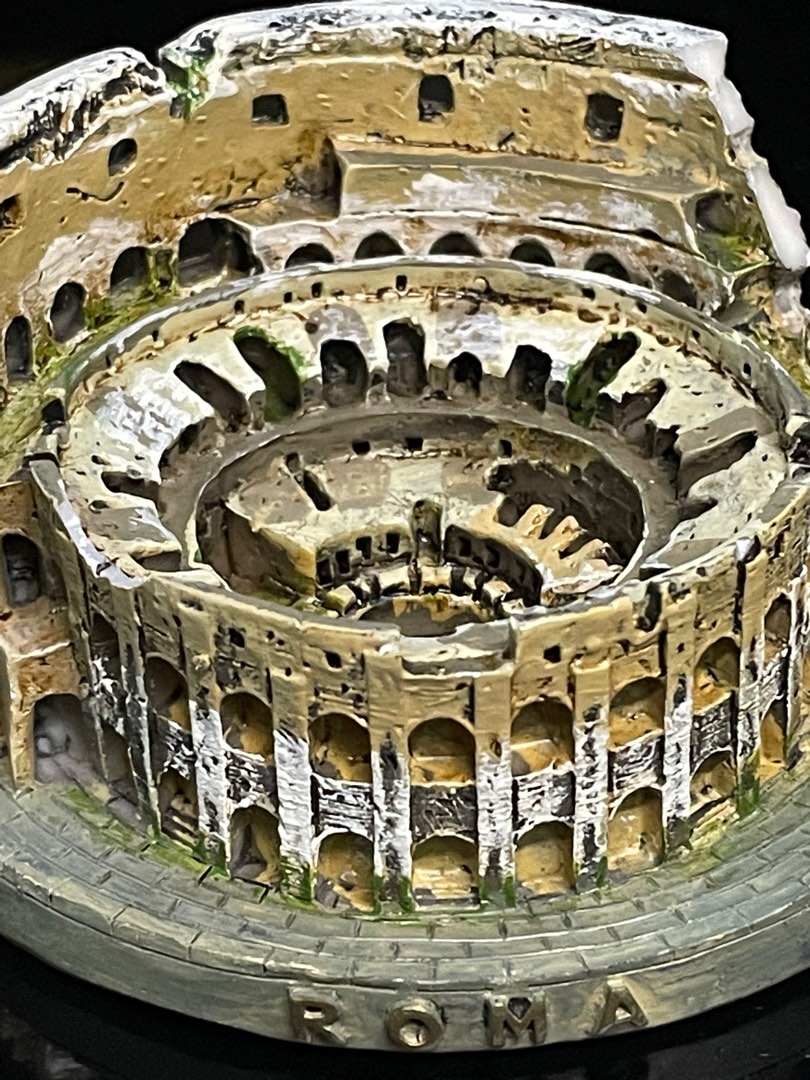 Rome Colosseum Miniature - Mini Sculpture, Hobbies & Toys, Memorabilia ...