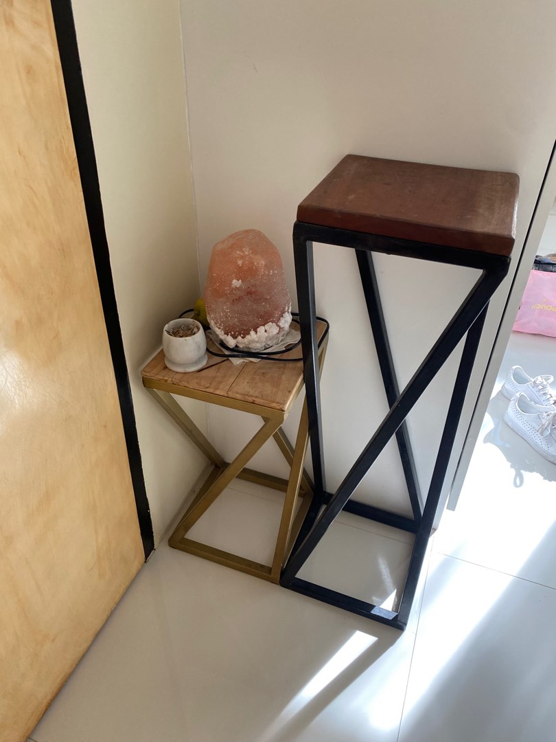 Table stand on Carousell