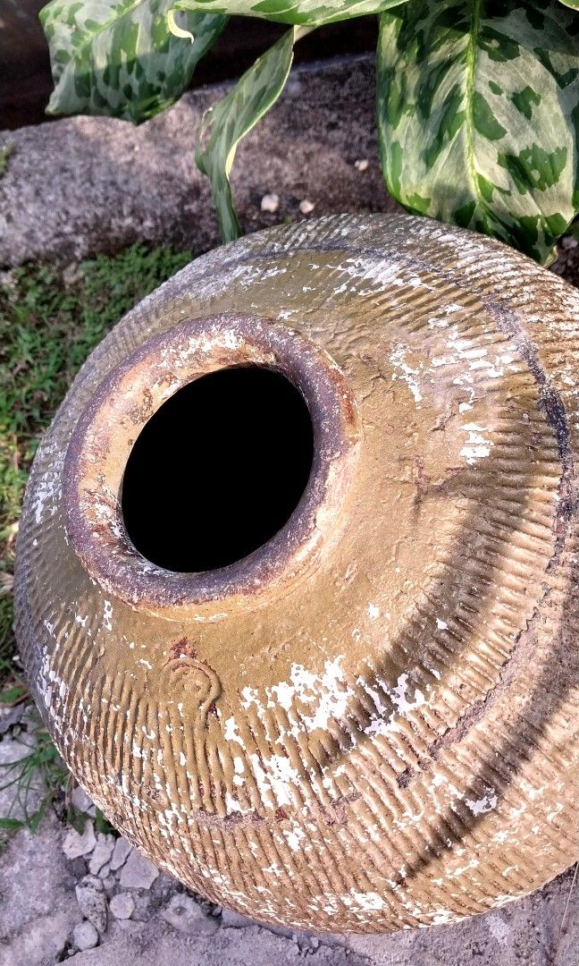 Tempayan Antik 70an, Hobbies & Toys, Collectibles & Memorabilia ...