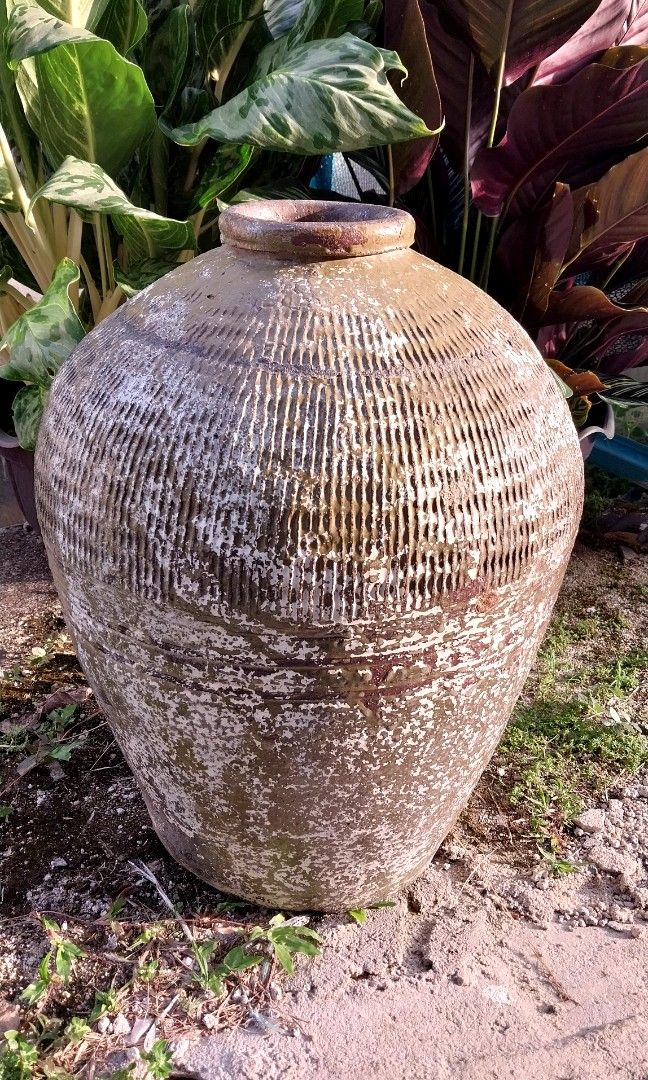 Tempayan Antik 70an, Hobbies & Toys, Collectibles & Memorabilia ...