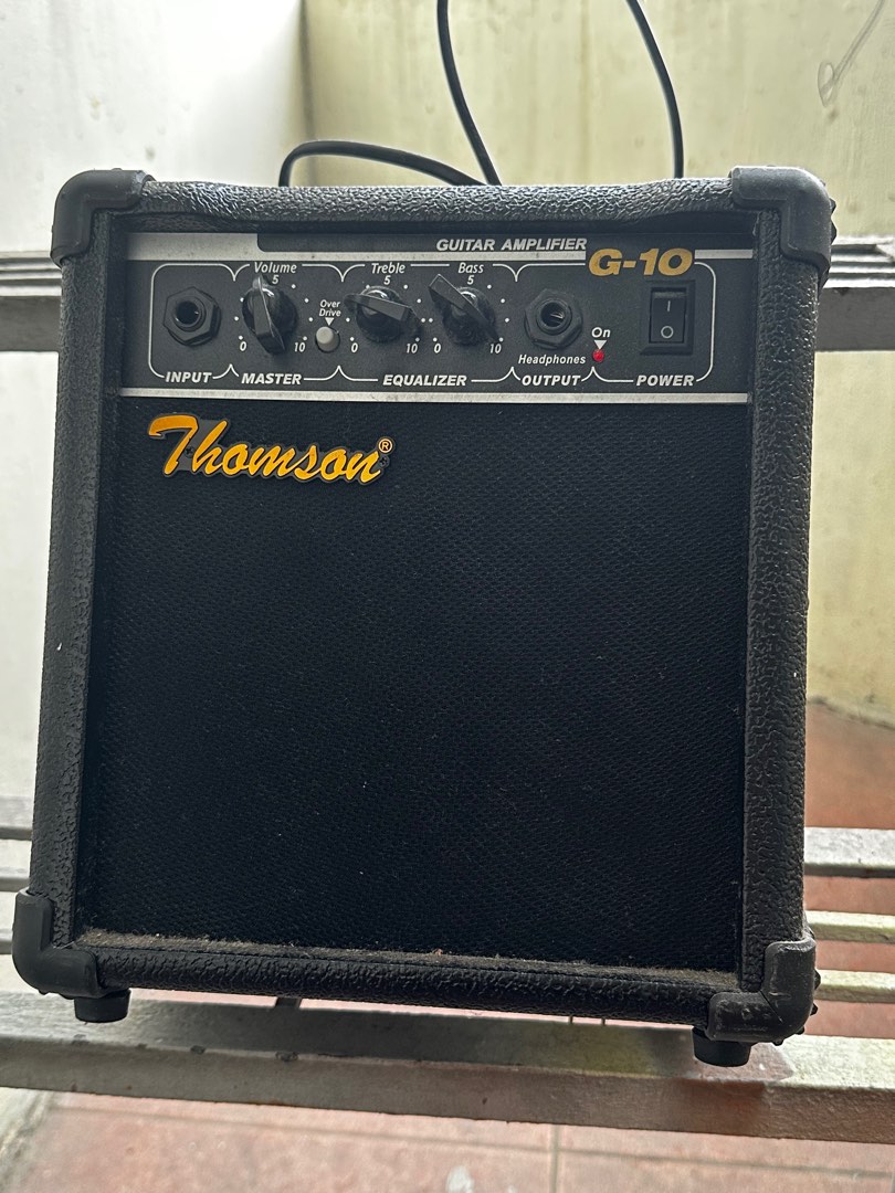 Thomson G-10 Electric guitar amplifier with overdrive, Hobbies & Toys ...