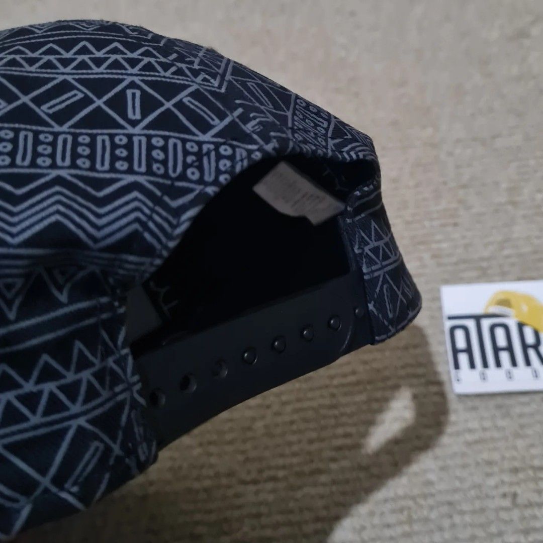 Topi NEW ERA X SUPREMEBEING FREAK (rare), Fesyen Pria, Aksesoris, Topi ...