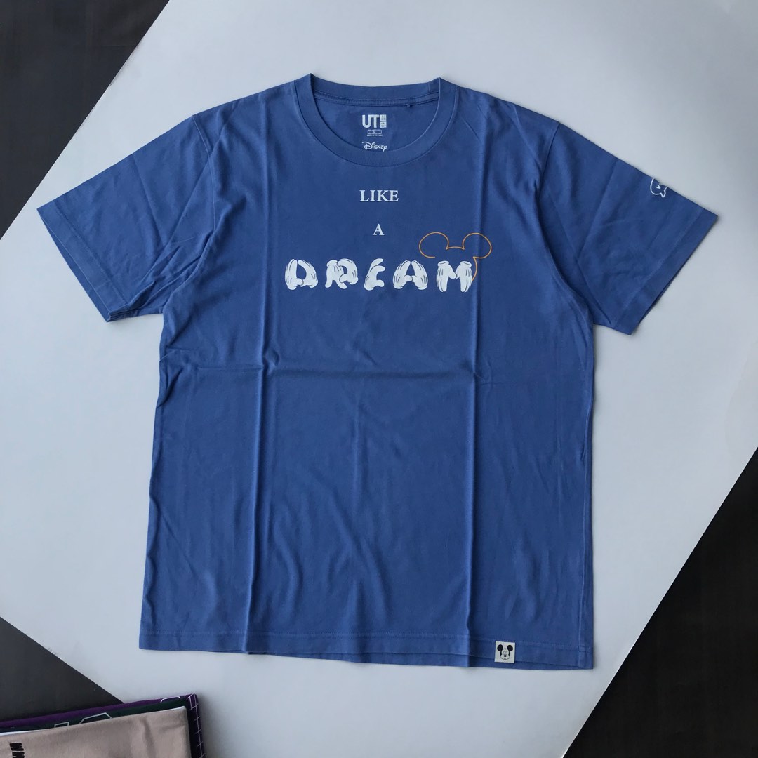 Ts Uniqlo UT X Disney, Fesyen Pria, Pakaian , Atasan di Carousell