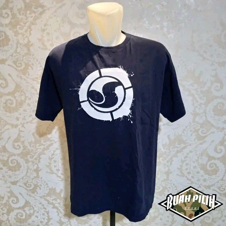vintage DVS logo tee, Men's Fashion, Tops & Sets, Tshirts & Polo Shirts ...