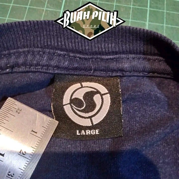 vintage DVS logo tee, Men's Fashion, Tops & Sets, Tshirts & Polo Shirts ...