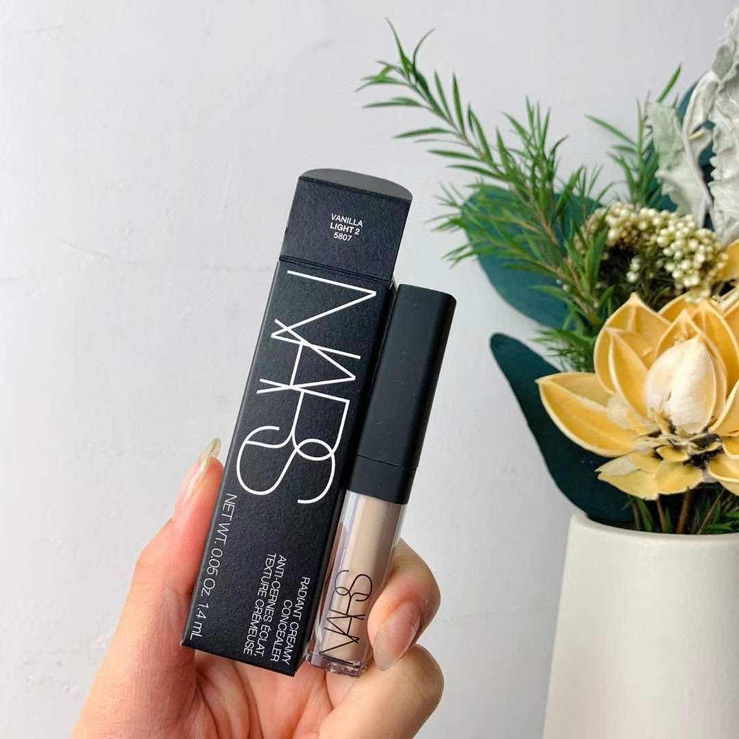 專櫃 NARS遮瑕液 香草色Vanilla 1.4ml 卡仕達Custard色 1.4ml, 美容＆個人護理, 健康及美容 - 皮膚護理, 化妝品 - Carousell