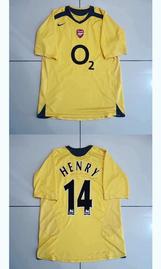 Arsenal Henry, Men's Fashion, Activewear on Carousell
