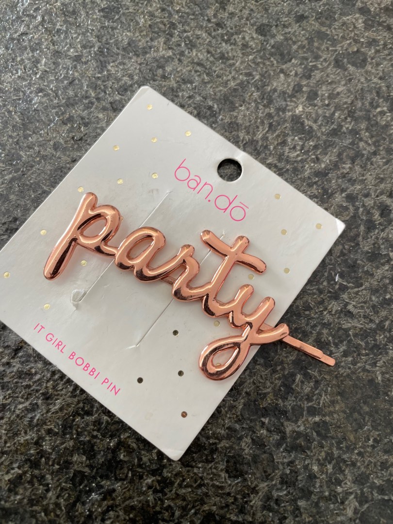 [Brand New] ban.do red gold party hairclip, Women's Fashion, Watches ...