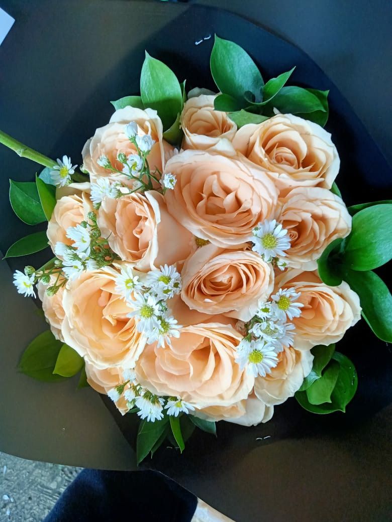 Buket bunga mawar peach asli segar CMHI BDG PDLRG on Carousell