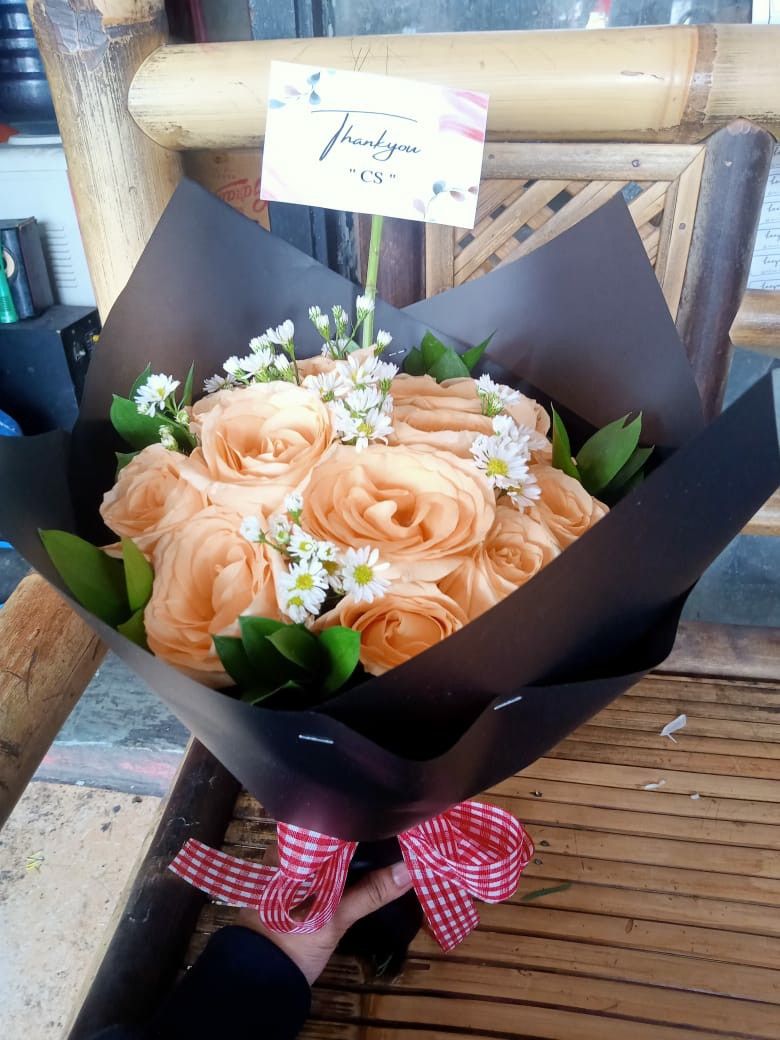 Buket bunga mawar peach asli segar CMHI BDG PDLRG, Desain & Kerajinan ...