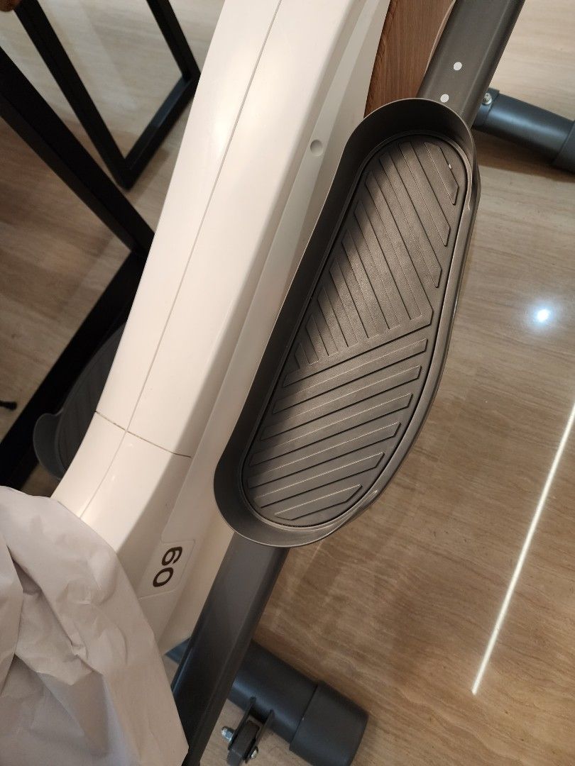 Decathlon Domyos Elliptical 520 White, Sports Equipment, Exercise ...
