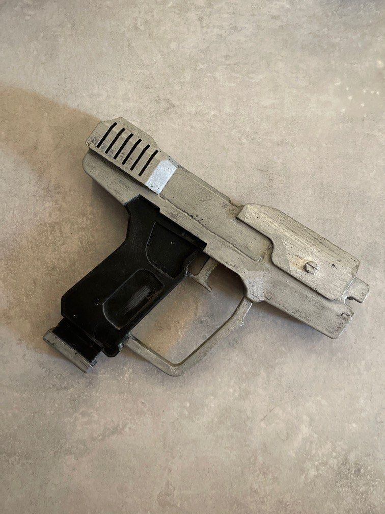 Halo Magnum Pistol Toy Gun, Hobbies & Toys, Toys & Games on Carousell