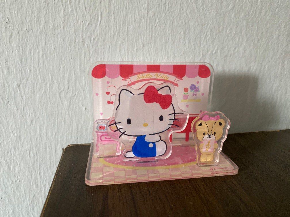 Hello Kitty stand, Hobbies & Toys, Toys & Games on Carousell