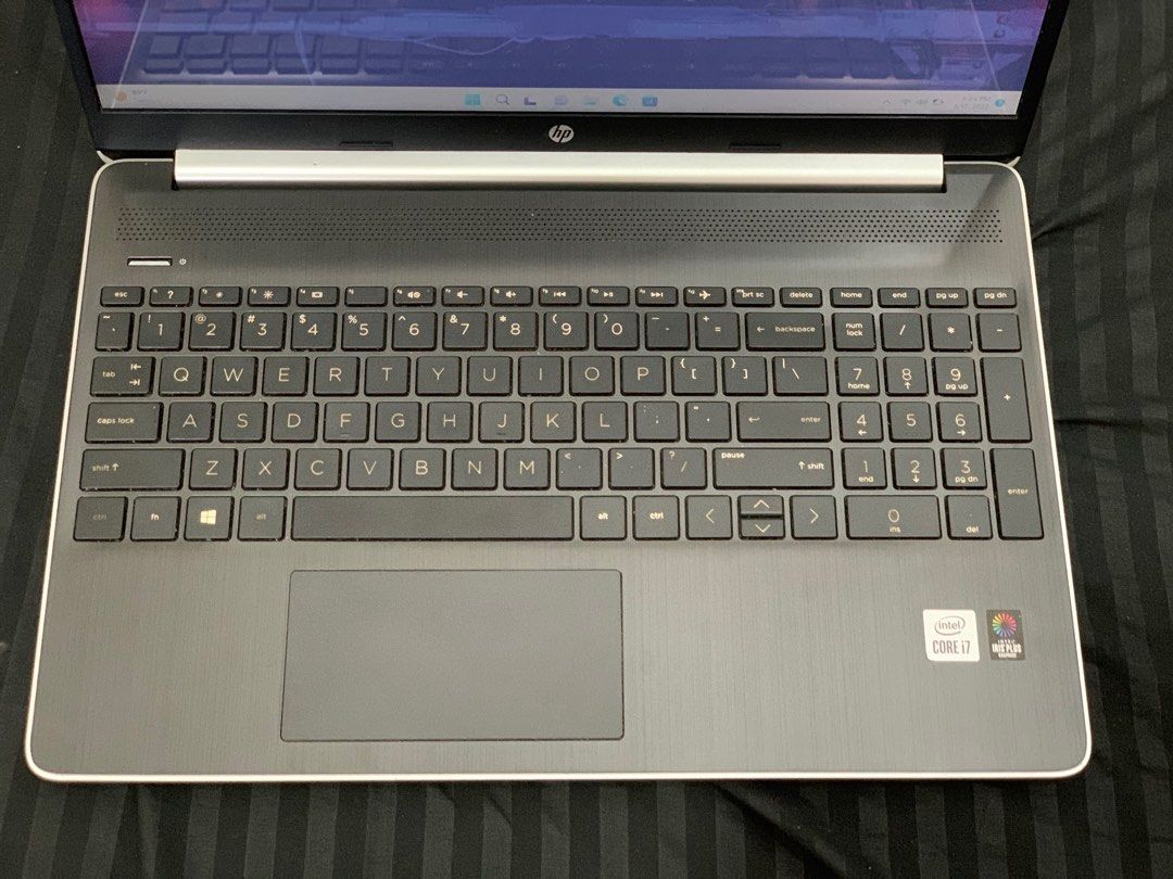 HP I7 10th Gen 16Gbram 256Gb ssd (8CPU s) 8Gb intel iris (R) Plus ...