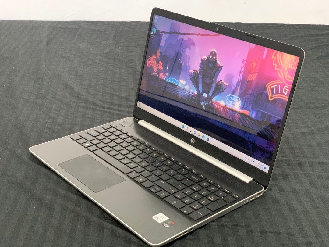 HP I7 10th Gen 16Gbram 256Gb ssd (8CPU s) 8Gb intel iris (R) Plus ...