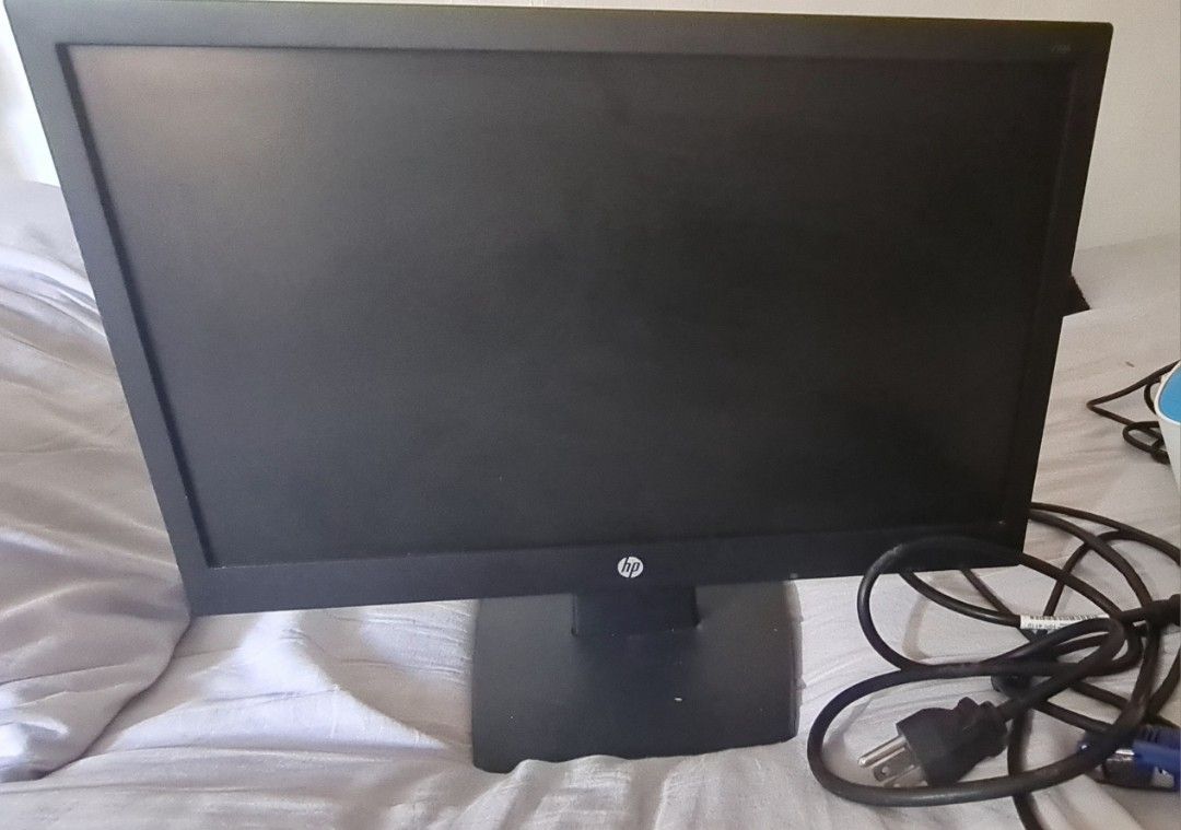 HP V194 Monitor, Computers & Tech, Desktops on Carousell