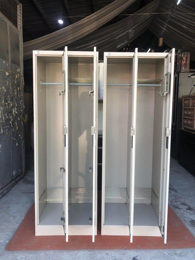 Kokuyo Steel locker 4-door 2pcs set with keys 4-door set 4-door size ...