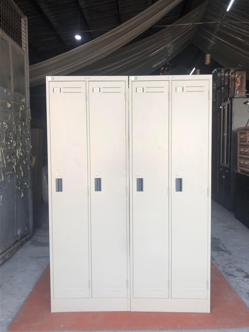 Kokuyo Steel locker 4-door 2pcs set with keys 4-door set 4-door size ...