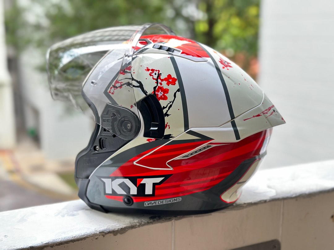 KYT Sakura Helmet, Motorcycles, Motorcycle Apparel on Carousell