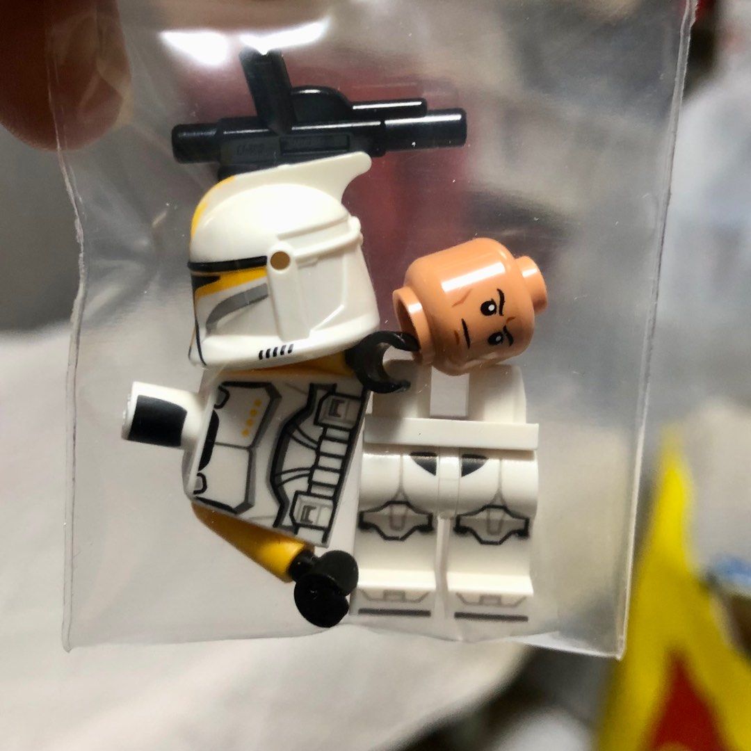 LEGO Star Wars Phase 1 Commander - Bright Light Orange Arms, Nougat ...