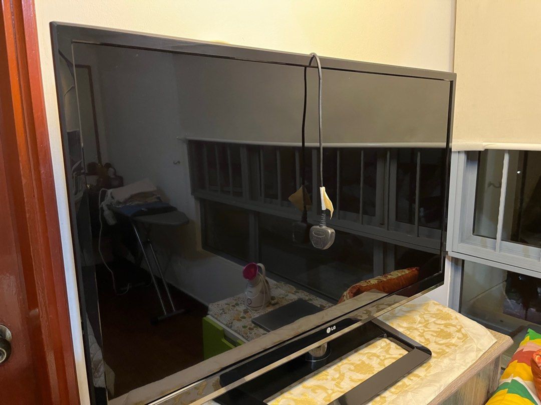 LG 45inch TV LED screen, TV & Home Appliances, TV & Entertainment, TV ...
