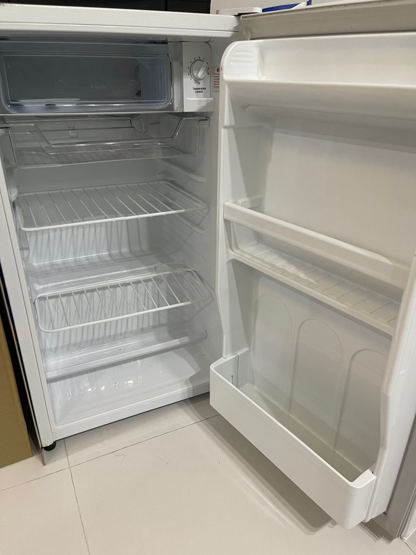 LG 90L Mini Refrigerator, TV & Home Appliances, Kitchen Appliances ...