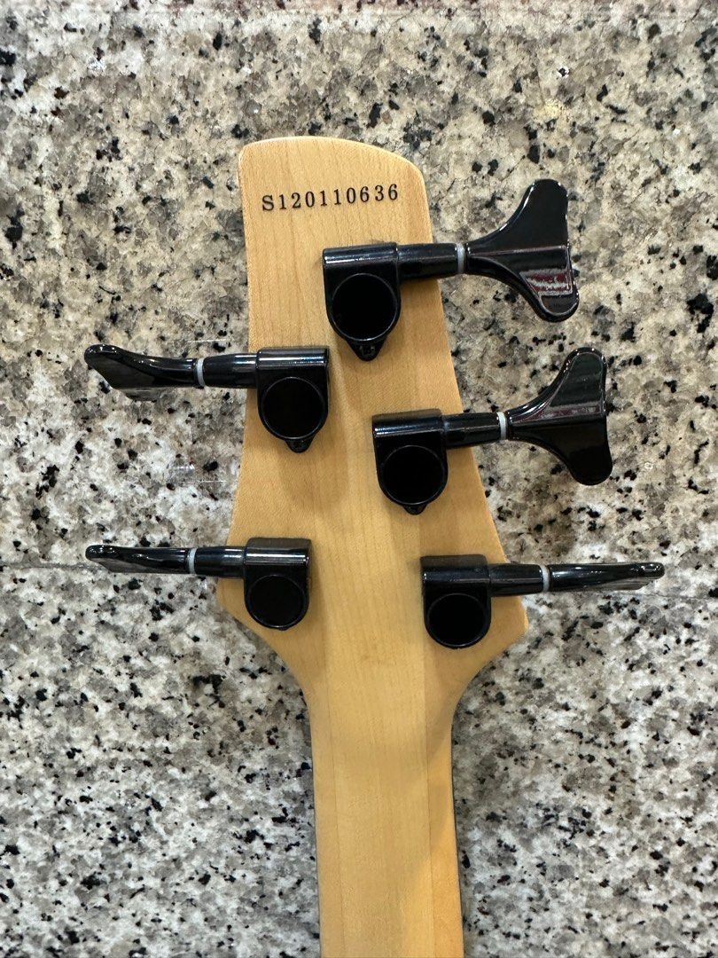 LIGHTWAVE SABER 5 STRING BASS,TRANS Amber FLAME TOP, Hobbies & Toys ...