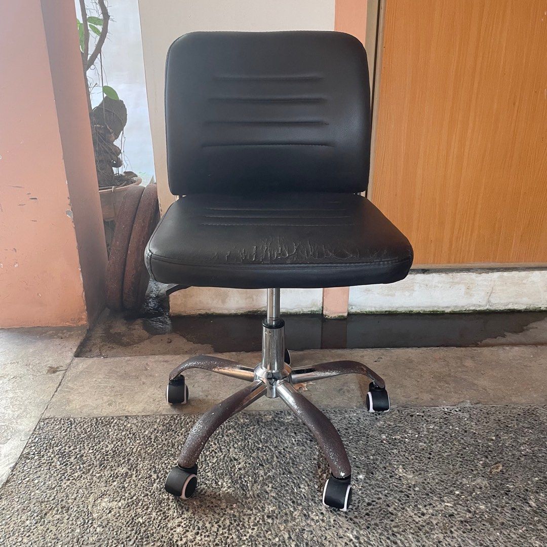 Mandaue Foam Office Chair, Furniture & Home Living, Office Furniture ...