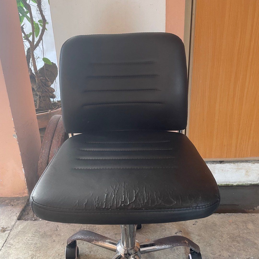 Mandaue Foam Office Chair, Furniture & Home Living, Office Furniture ...