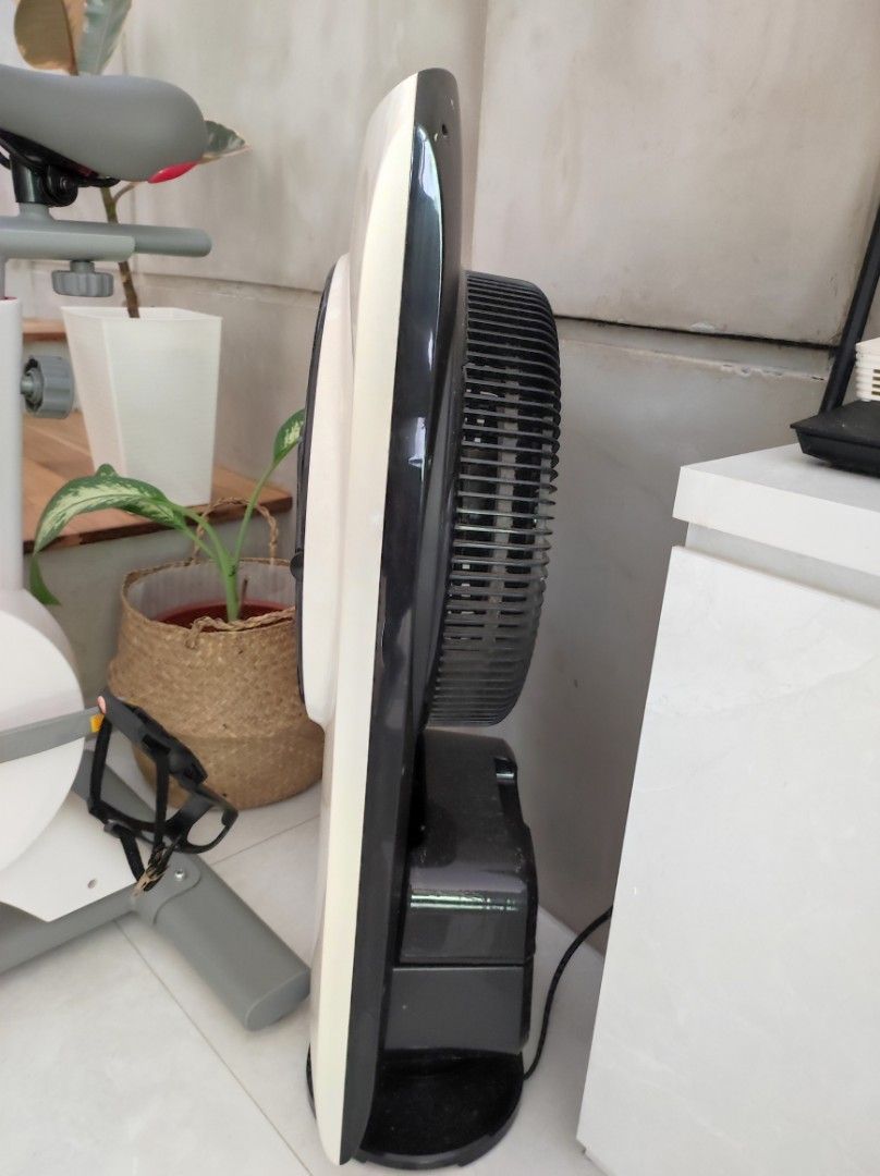 Mistral Box Fan, TV & Home Appliances, Other Home Appliances on Carousell