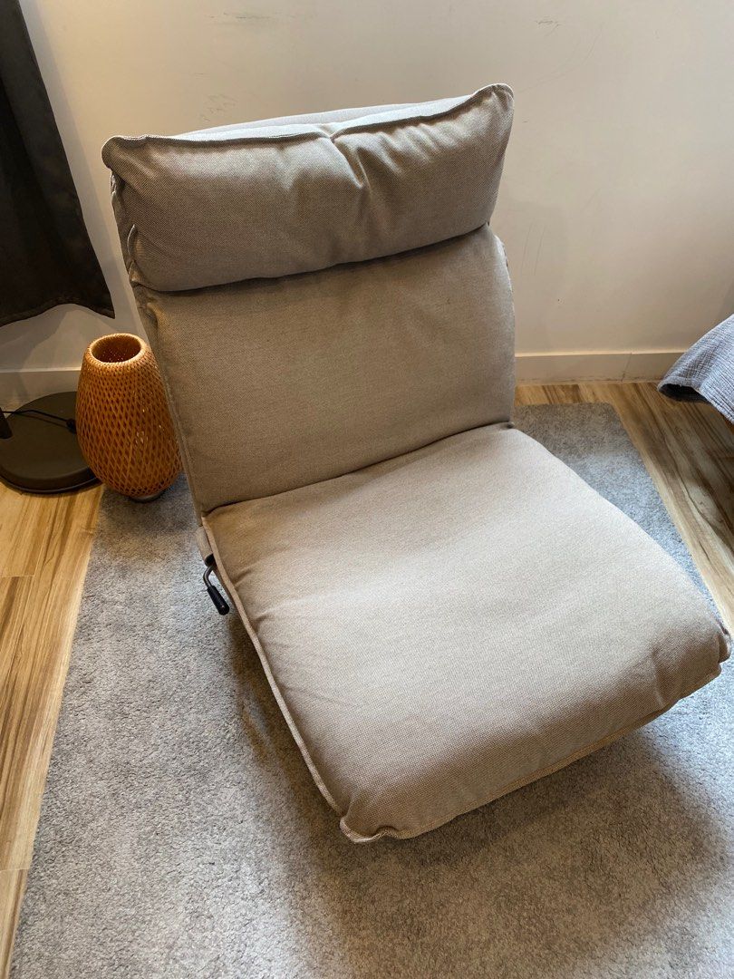 MUJI reclining sofa chair, 傢俬＆家居, 傢俬, 梳化 - Carousell