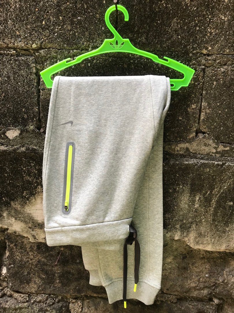 Nike sweatpants, Men's Fashion, Bottoms, Joggers on Carousell