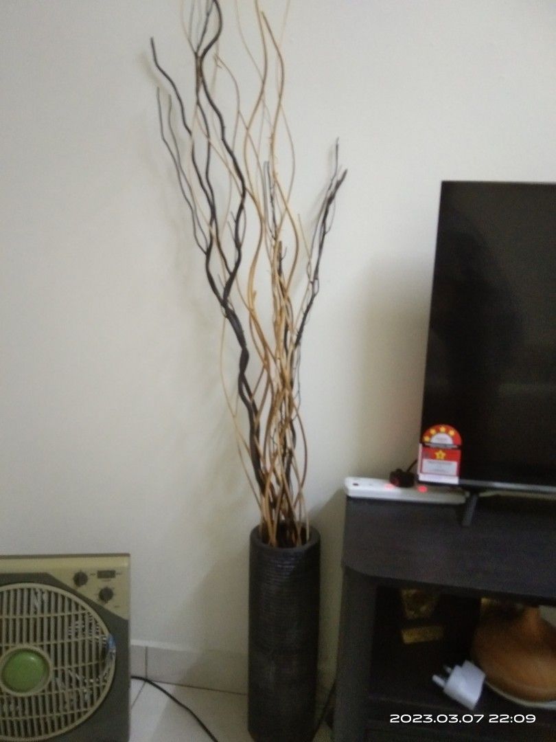 Pasu bunga hitam, Furniture & Home Living, Home Decor, Vases ...