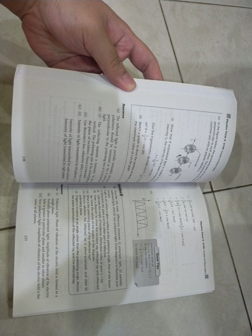Q AND A STPM PHYSICS TERM 3, Hobbies & Toys, Books & Magazines ...