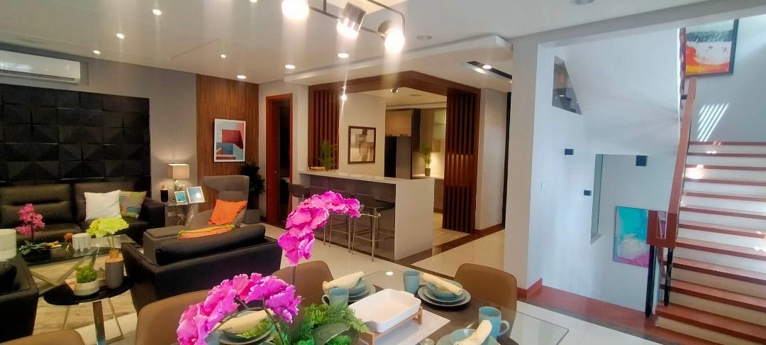 RECTO-QUIAPO MANILA COMPOUND 4-BEDROOM 3-PARKING WITH SECURITY POOL ...