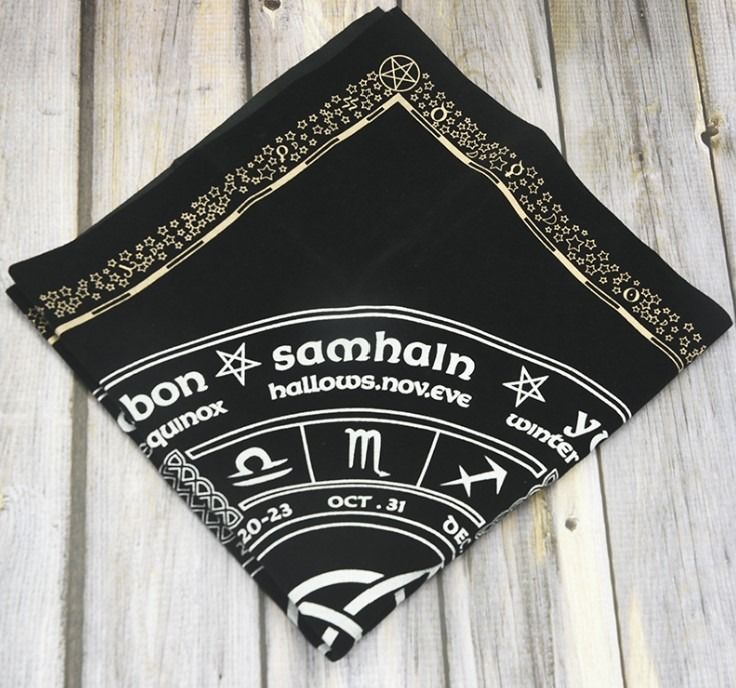 Triquetra Pagan Wheel of the Year Witch Calendar Tarot Altar Tablecloth ...