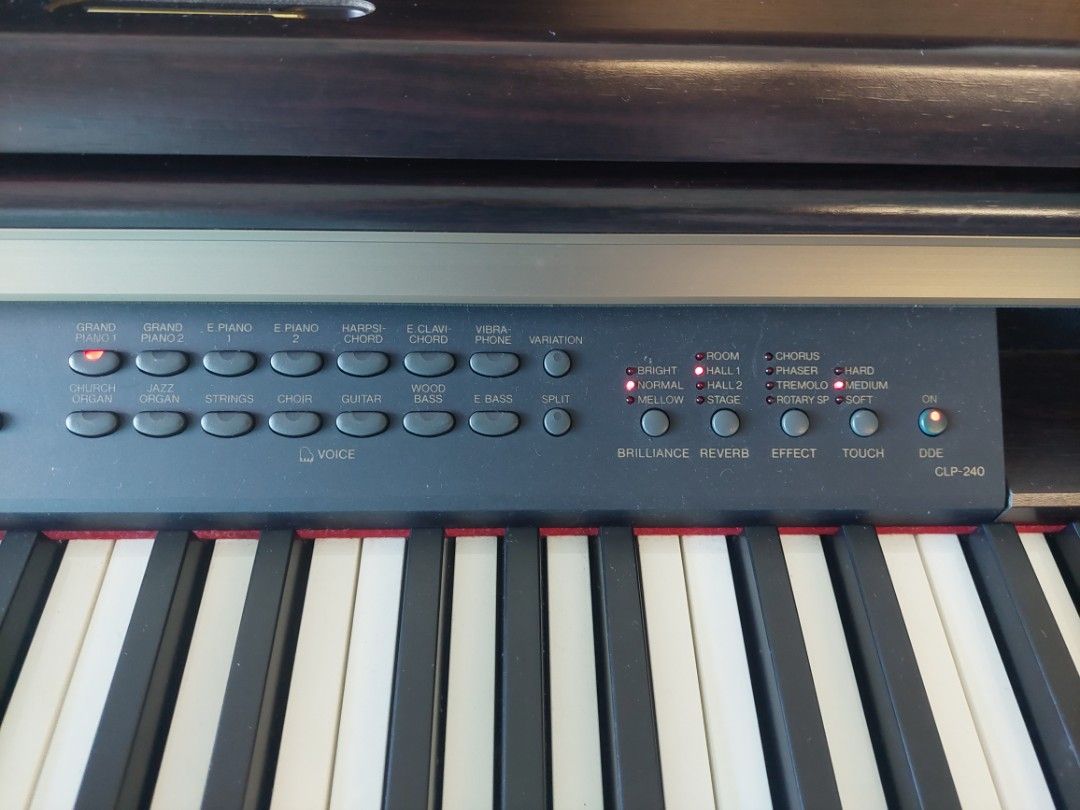 Yamaha Digital Piano Clavinova CLP 240, Hobbies & Toys, Music & Media ...